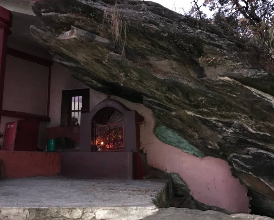 Kasar Devi Temple Almora, Magnetic Field, Facts & Timings