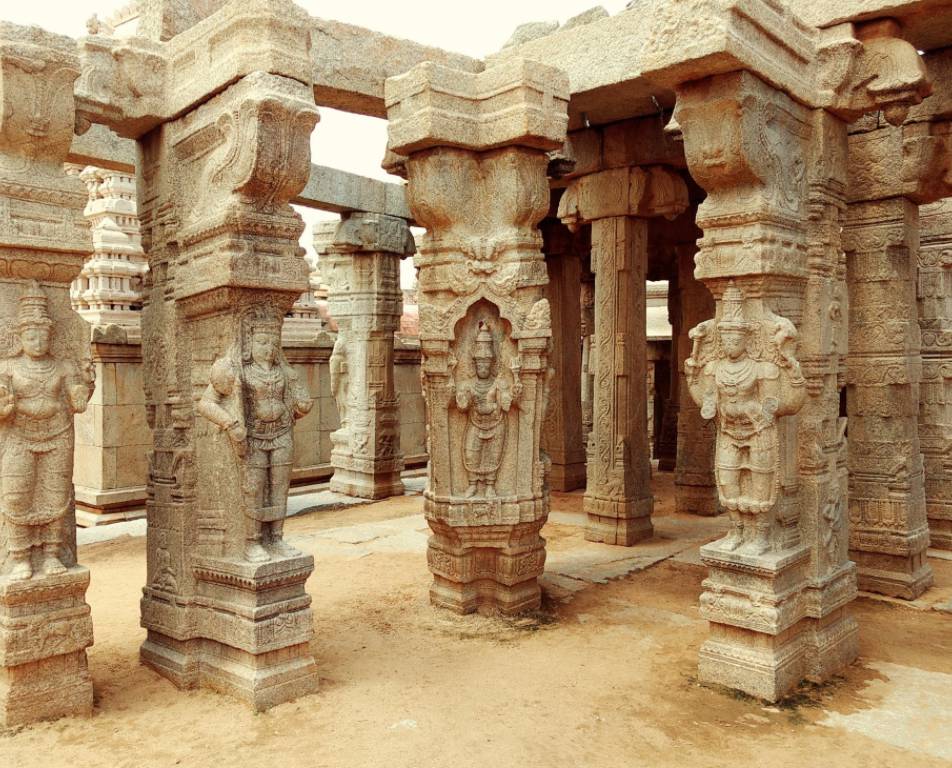 Lepakshi Temple, Hanging Pillar Mystery, Importance, Timings