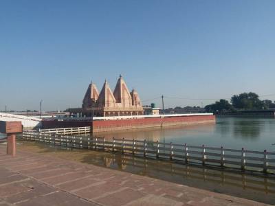 Brahma Sarovar Kurukshetra, History, Best time to Visit & Facts