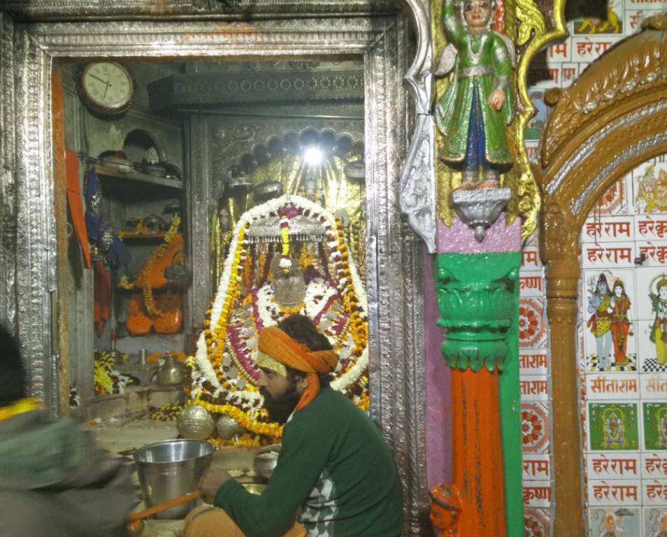 Hanumangarhi Temple Ayodhya, Importance, Timings, History