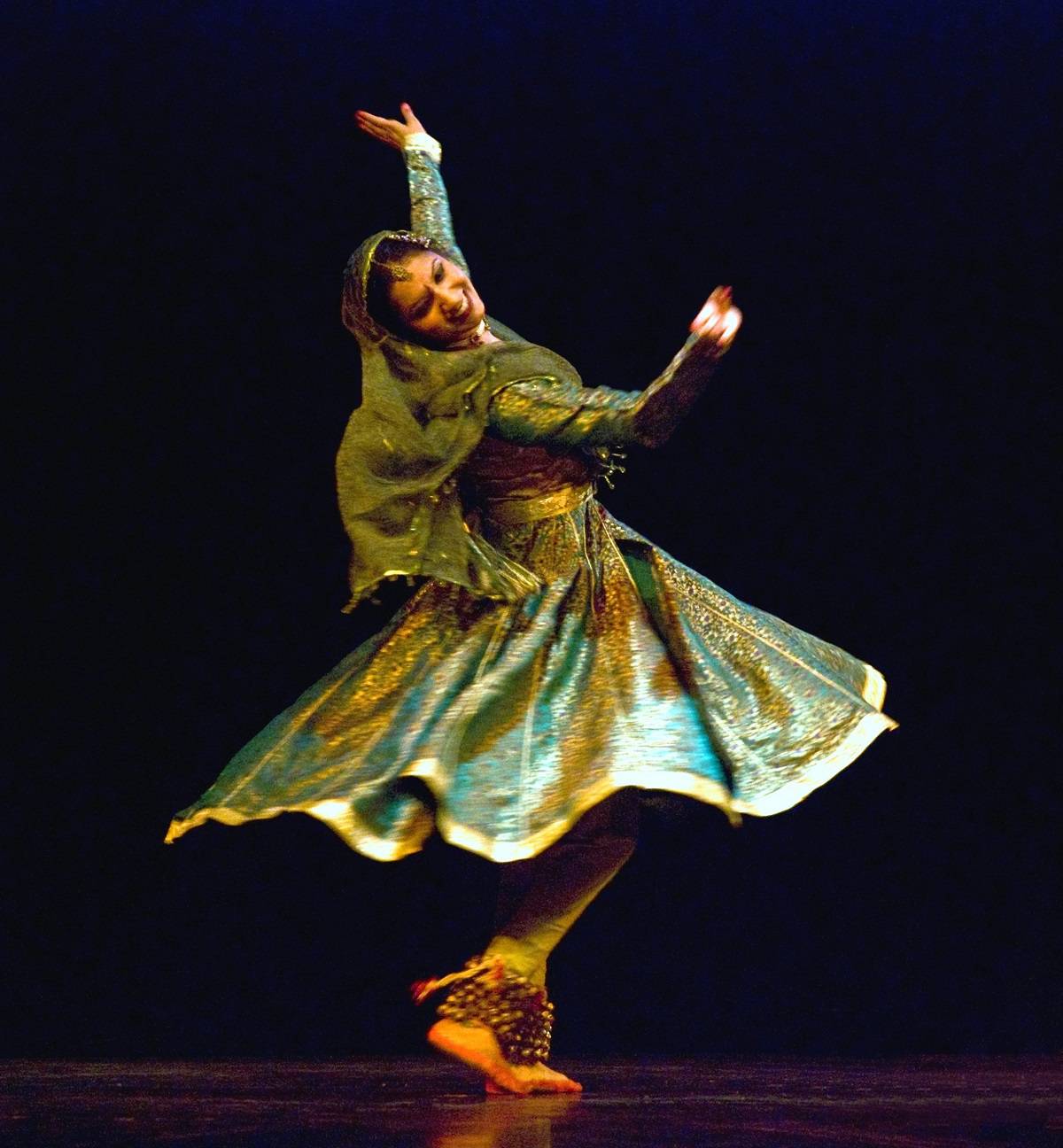 Kathak Classical Dance, History, Style, Origin, Costume, Images