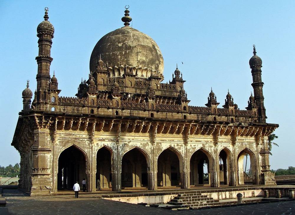 Ibrahim Rauza Bijapur, History, Entry Fee, Facts & Timings