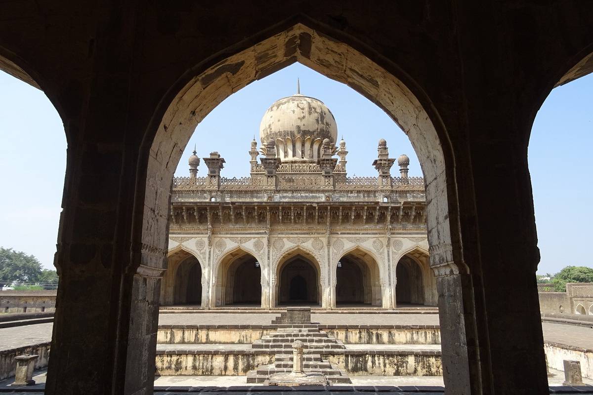 Ibrahim Rauza Bijapur, History, Entry Fee, Facts & Timings