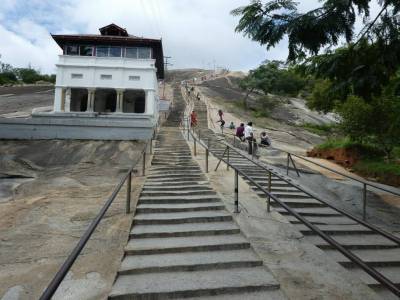 Gommateshwara Statue Karnataka | Gomateshwara Temple & History