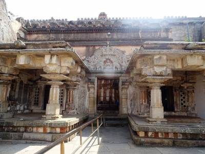 Gommateshwara Statue Karnataka | Gomateshwara Temple & History