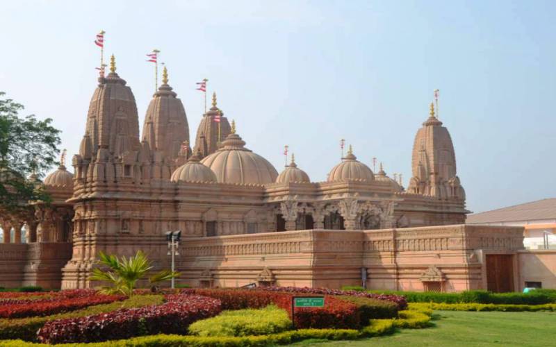 Swaminarayan Temple Silvassa, Timings, History, Darshan, Photos