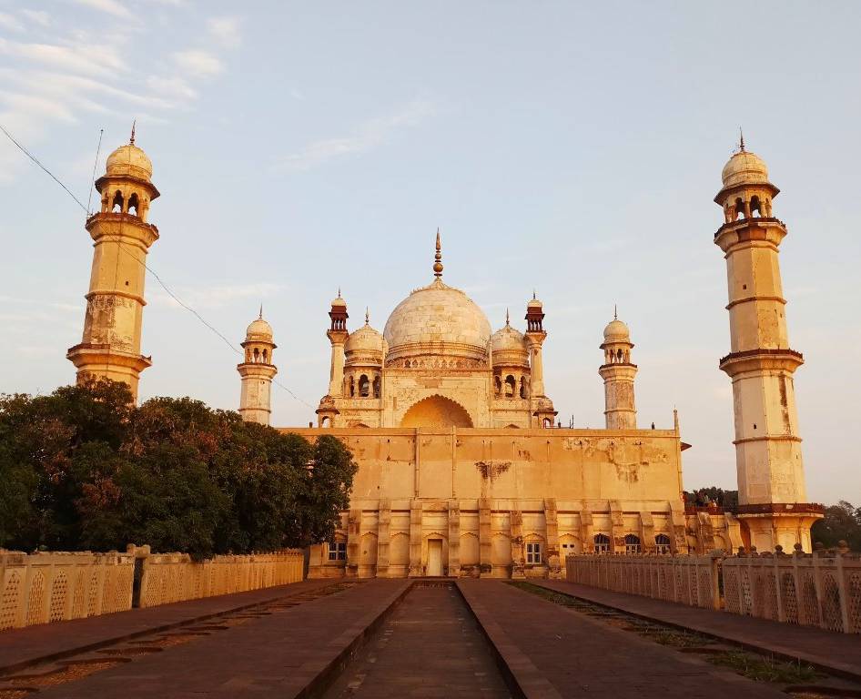 Bibi Ka Maqbara, Timings, History, Built, Information, Entry Fee