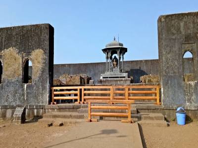 Raigad Fort Maharashtra, History, Timings, Trek, Information, Entry