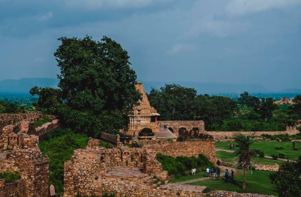 Haunted Bhangarh Fort, History, Timings, Facts & Stories