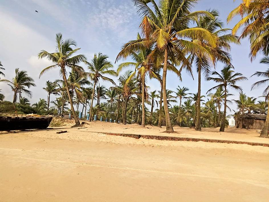 Utorda Beach Goa, Things To Do, Tourist Attractions & Photos