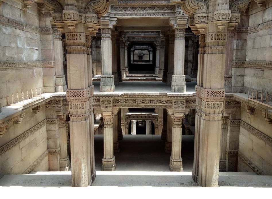 Adalaj Stepwell Ahmedabad, History, Timings, Entry Fee & Facts