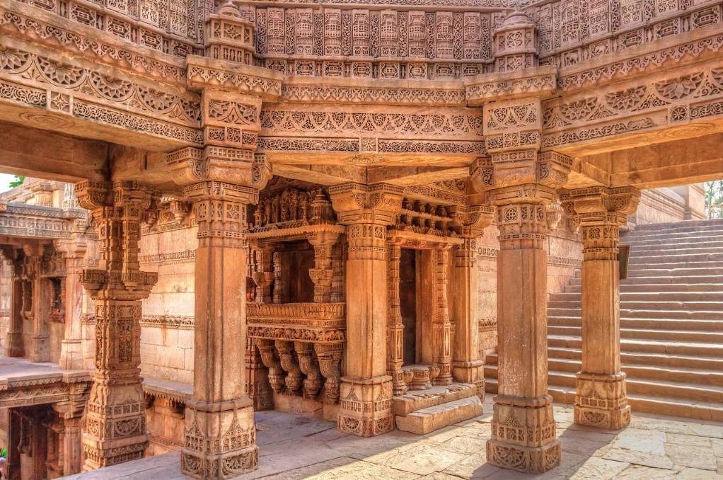 Adalaj Stepwell Ahmedabad, History, Timings, Entry Fee & Facts