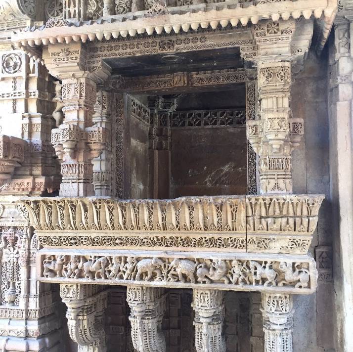 Adalaj Stepwell Ahmedabad, History, Timings, Entry Fee & Facts