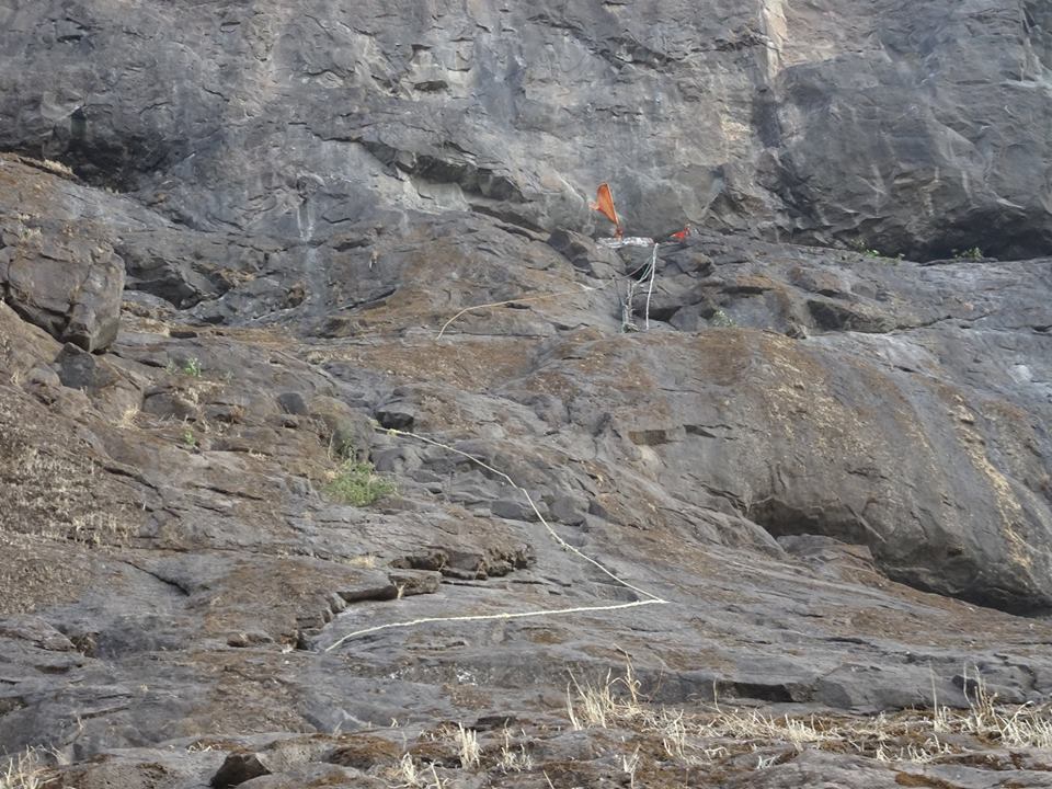 Dhak Bahiri Fort Raigad, Trek, Caves Information & Timings