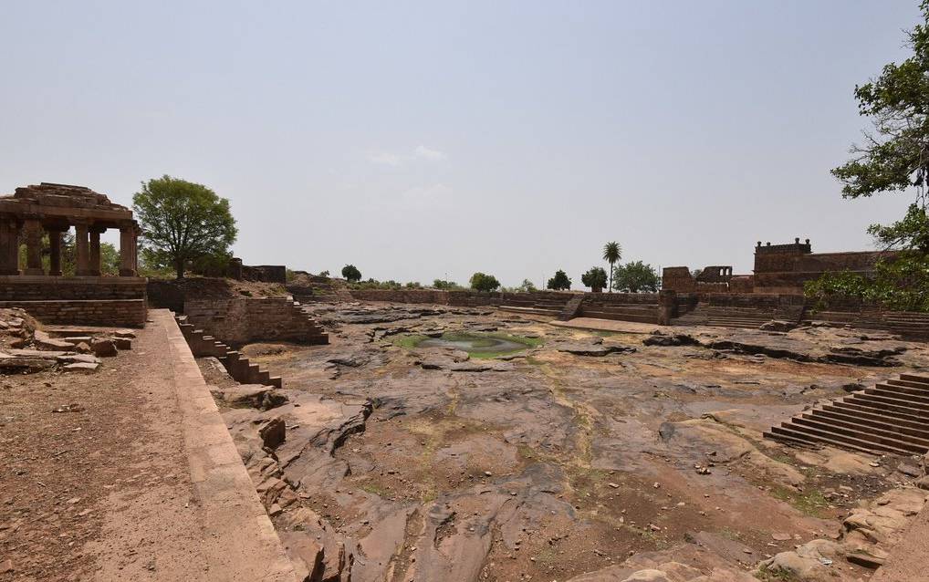 Kalinjar Fort Banda, History, Timings, Entry Fee & Photos