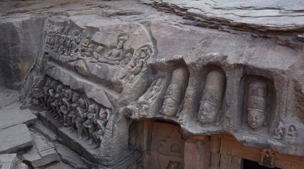 Kalinjar Fort Banda, History, Timings, Entry Fee & Photos