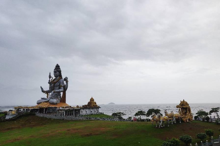 Murudeshwar Temple Karnataka, History, Timings & Images