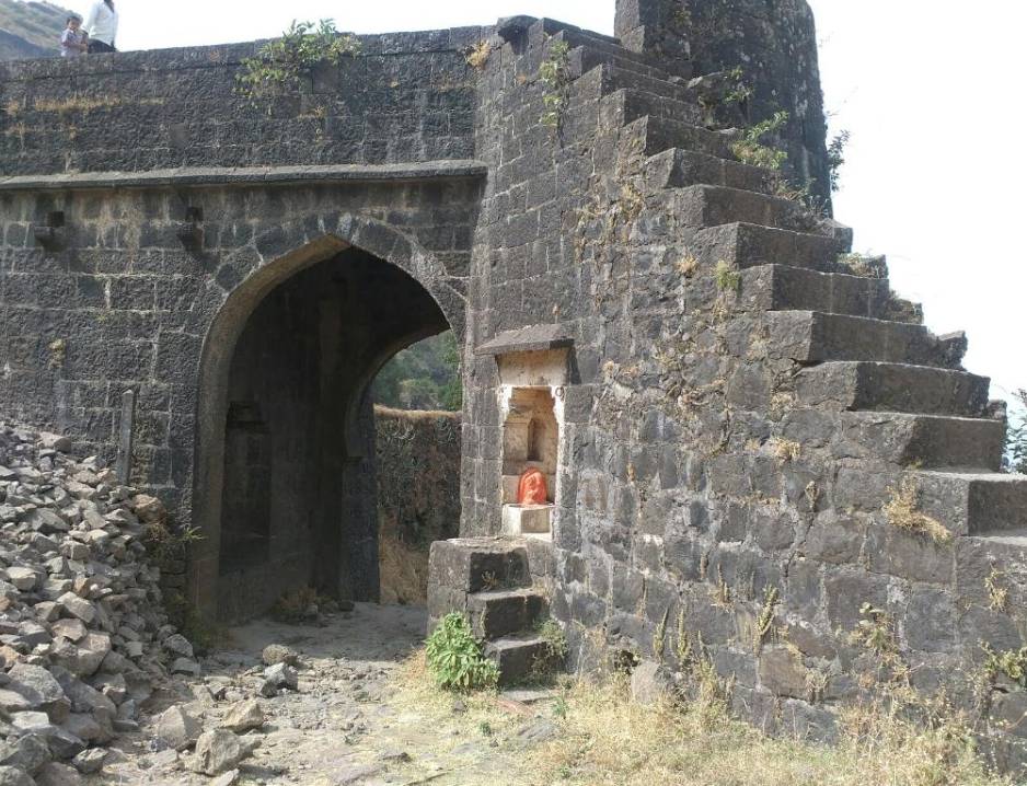 Purandar Fort Pune, History, Timings, Information & Photos