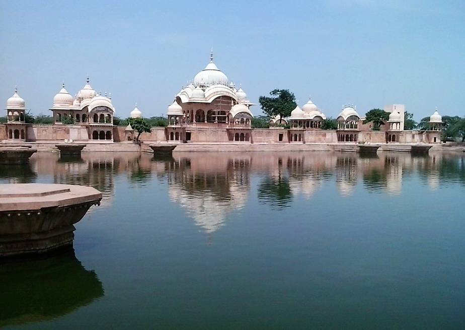 Kusum Sarovar Mathura, Tomb of Maharaja Surajmal, History
