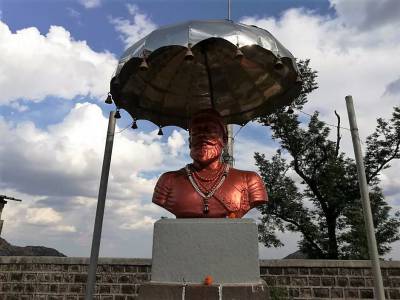 Purandar Fort Pune, History, Timings, Information & Photos