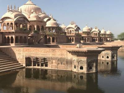 Kusum Sarovar Mathura, Tomb of Maharaja Surajmal, History