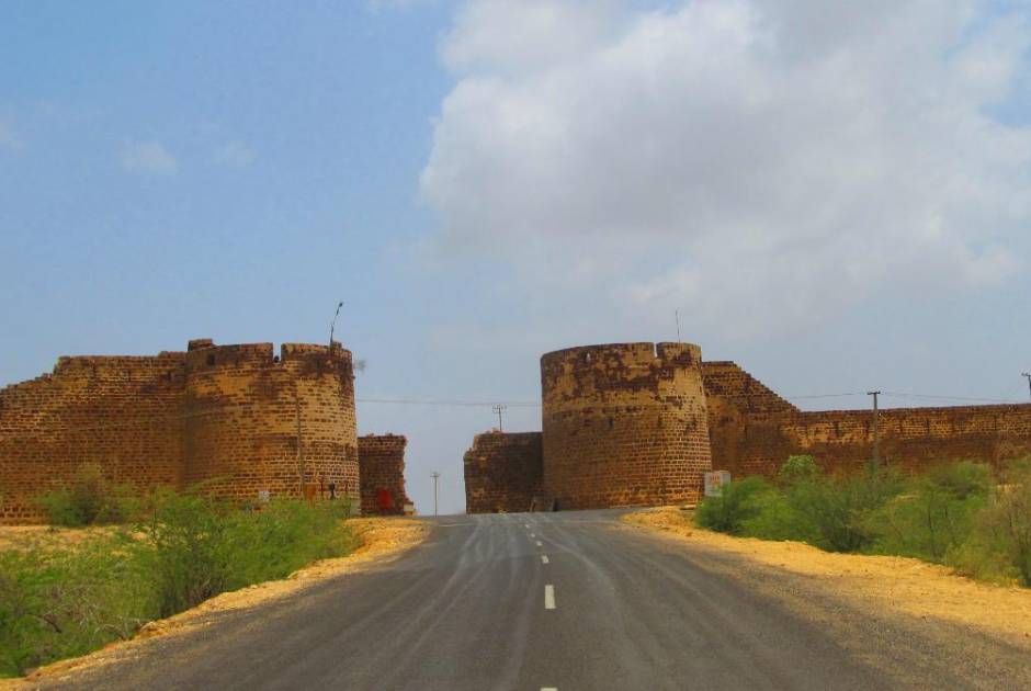 Lakhpat Fort Town Kutch, History, Information & Images
