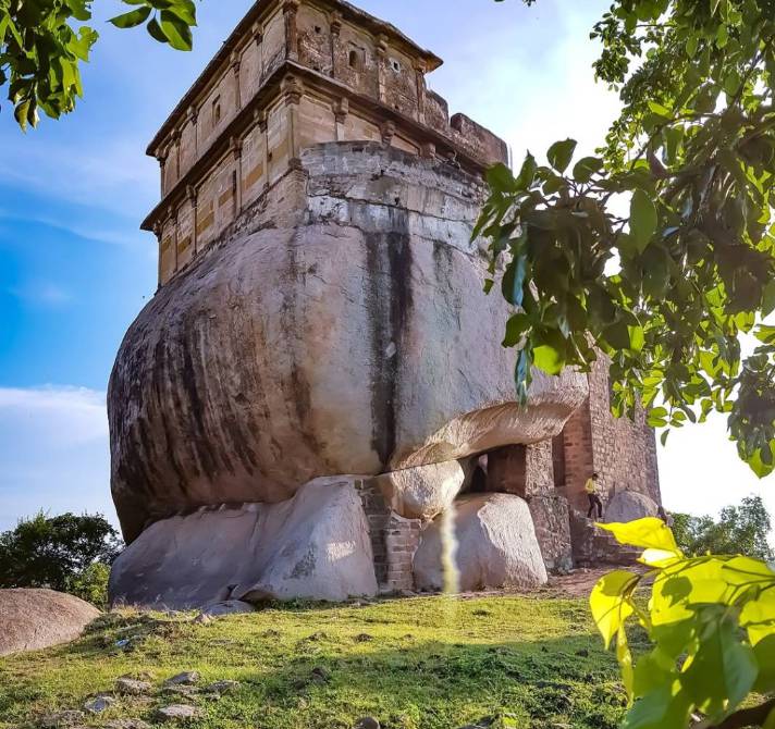 Madan Mahal Fort Jabalpur, History, Timings & Entry Fee