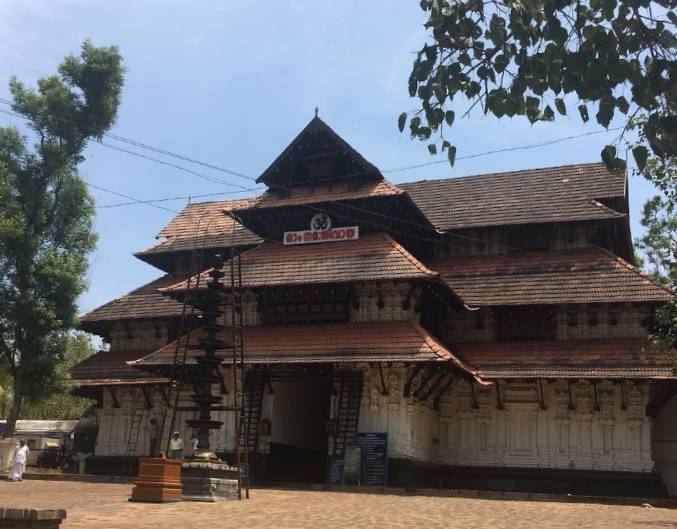 Vadakkunnathan Temple Thrissur, History, Timings, Photos