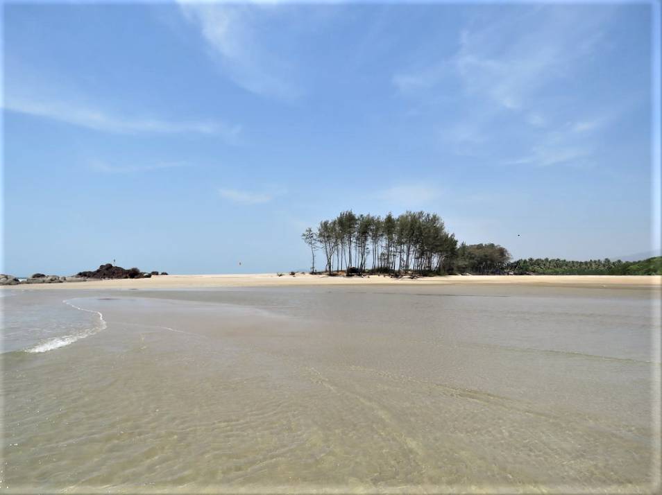 Galgibaga Beach Goa, Tourist Activities, Things To Do & Photos