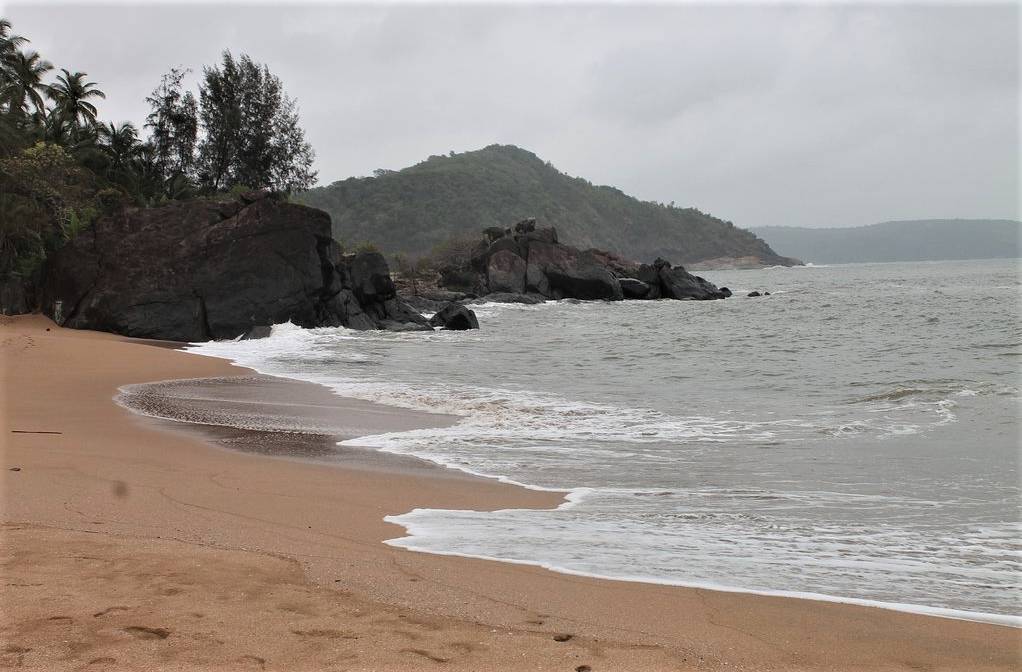 Half Moon Beach Gokarna, Tourist Attractions & Images
