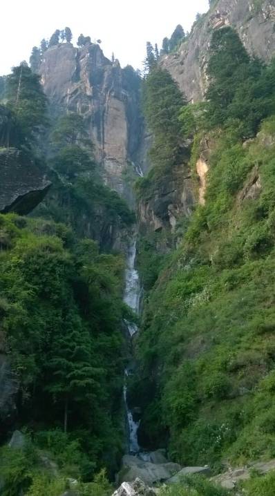 Jogini Waterfall Manali, Timings, Information & Trek