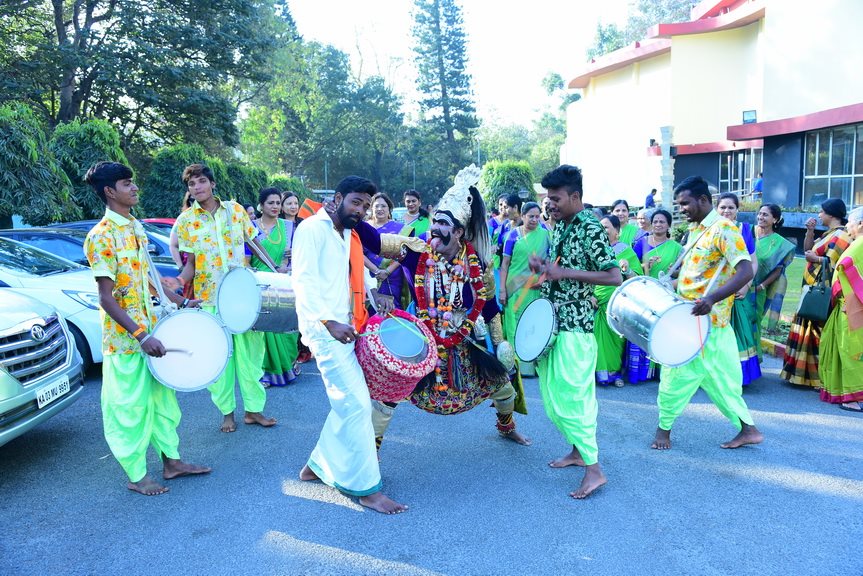Veeragase Folk Dance, Dress, History, Origin, Style & Images