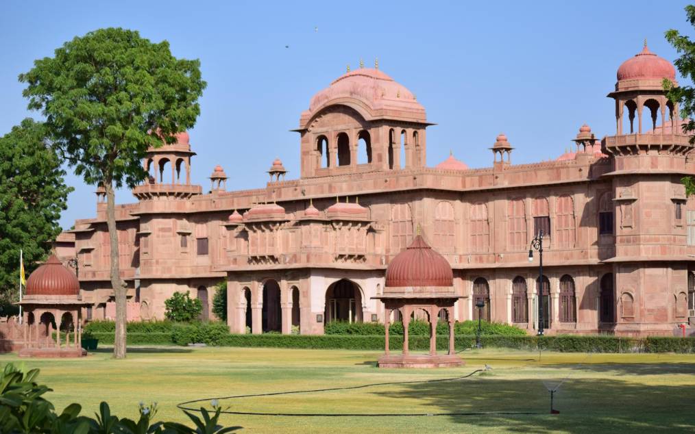 Lalgarh Palace & Museum, History, Timings, Entry Fee, Images