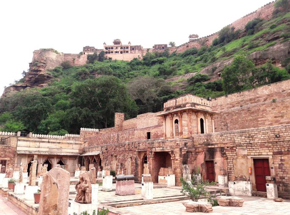 Gujari Mahal & Museum Gwalior, History, Timings, Entry Fee