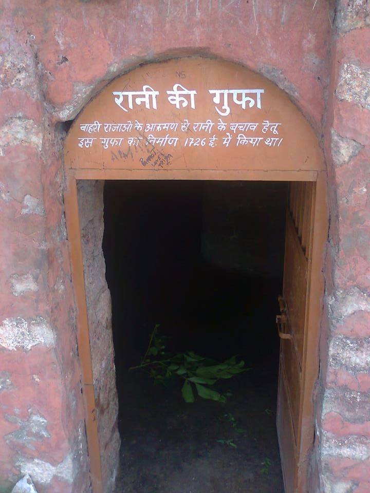 Kamlah Fort Mandi, Activities, History, Timings, Entry Fee, Reviews