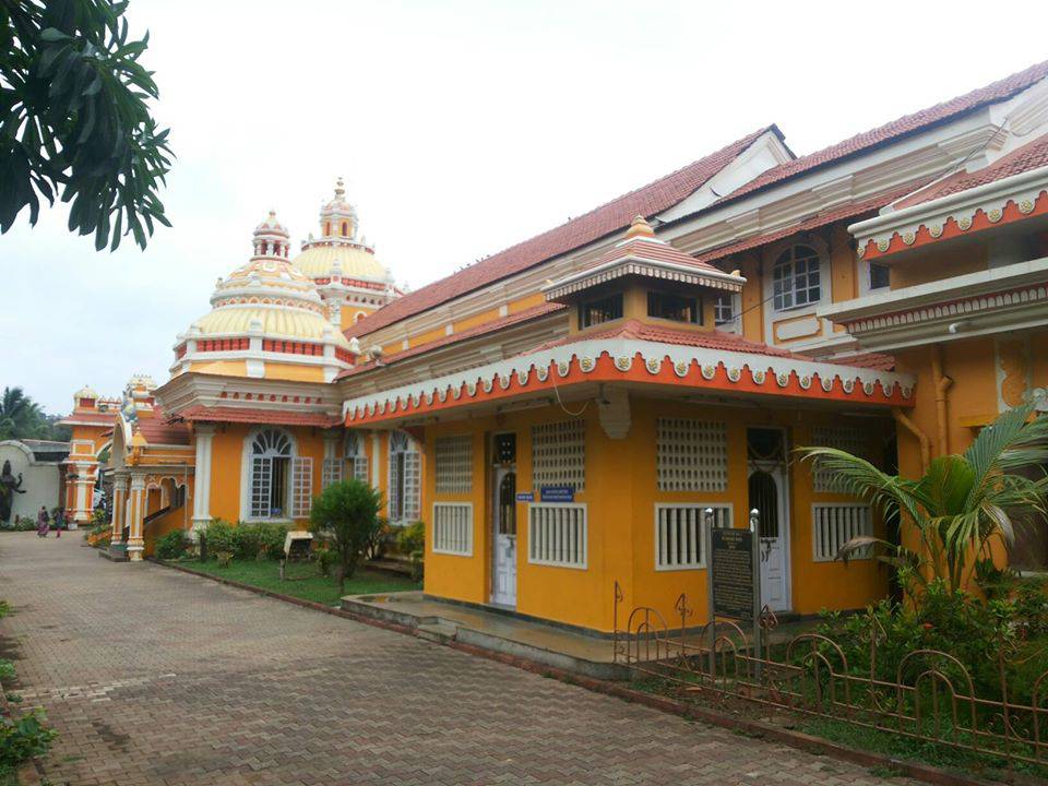 Shri Mahalaxmi Temple Bandora, History & Timings