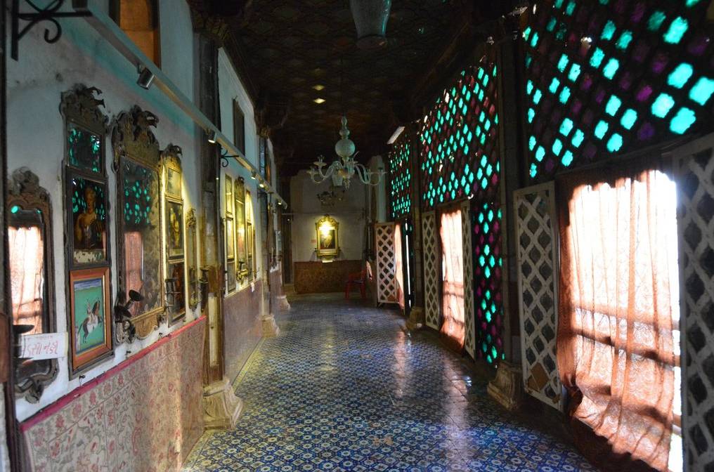 Aina Mahal Palace Bhuj, Museum, History, Timings, Entry