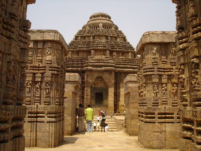 Konark Sun Temple Puri (Odisha), timings, history, distance