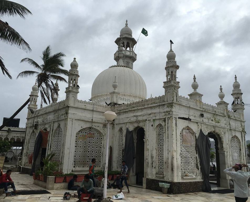 Haji Ali Dargah Mumbai (Maharashtra), history, timings & distance