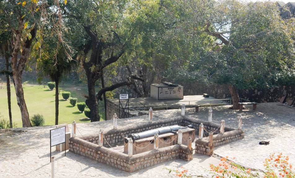 Jhansi Fort | Jhansi ka kila, history, entry fee, ticket, timings, museum